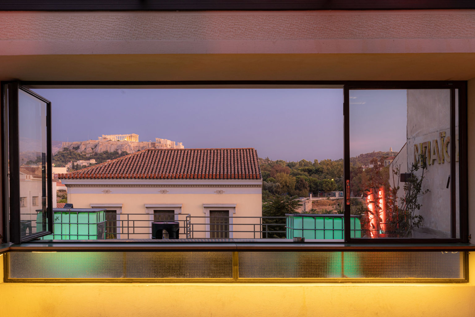 'Bios' terrace in Athens by FLUX office - The Greek Foundation