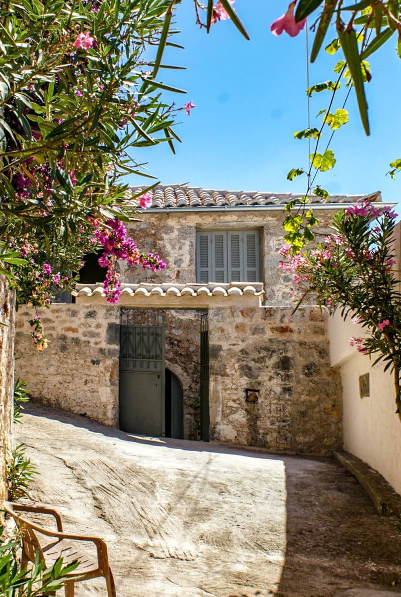 The_Greek_Foundation_sun_village_house_etsi_architects10 - The Greek ...