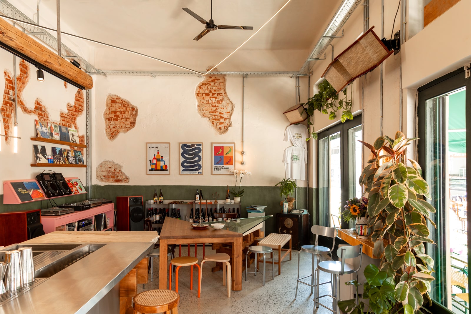 Blanc Studio transforms corner building in Volos into "abnormal" bar ...